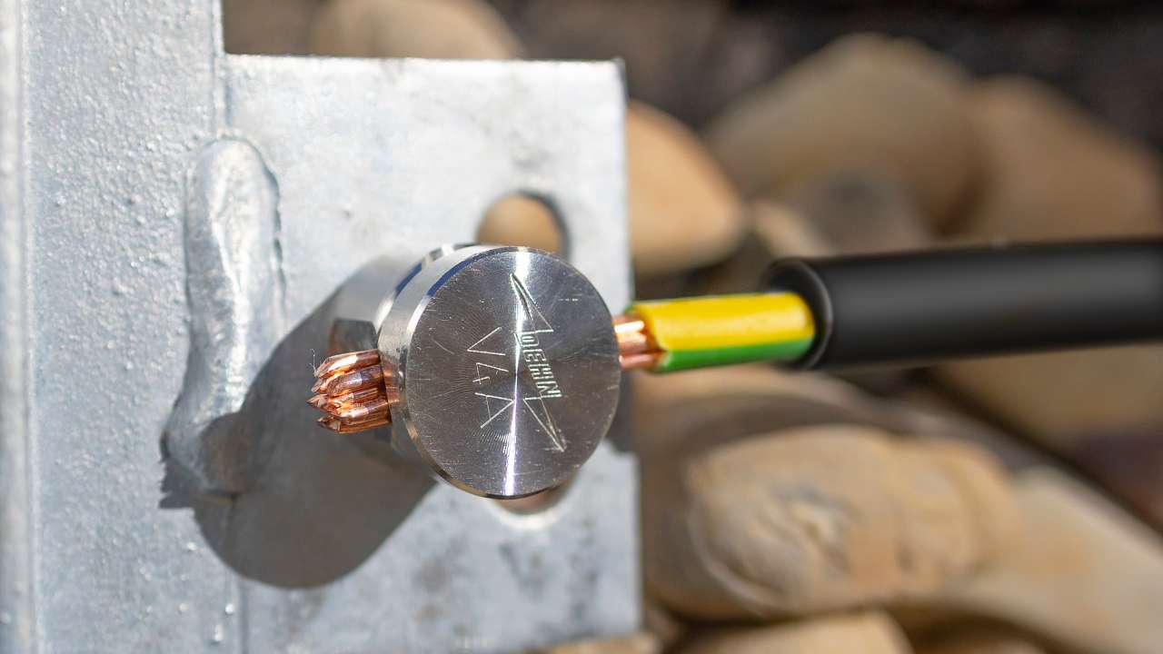 Erdung und Potentialausgleich mit DEHN Bauteilen